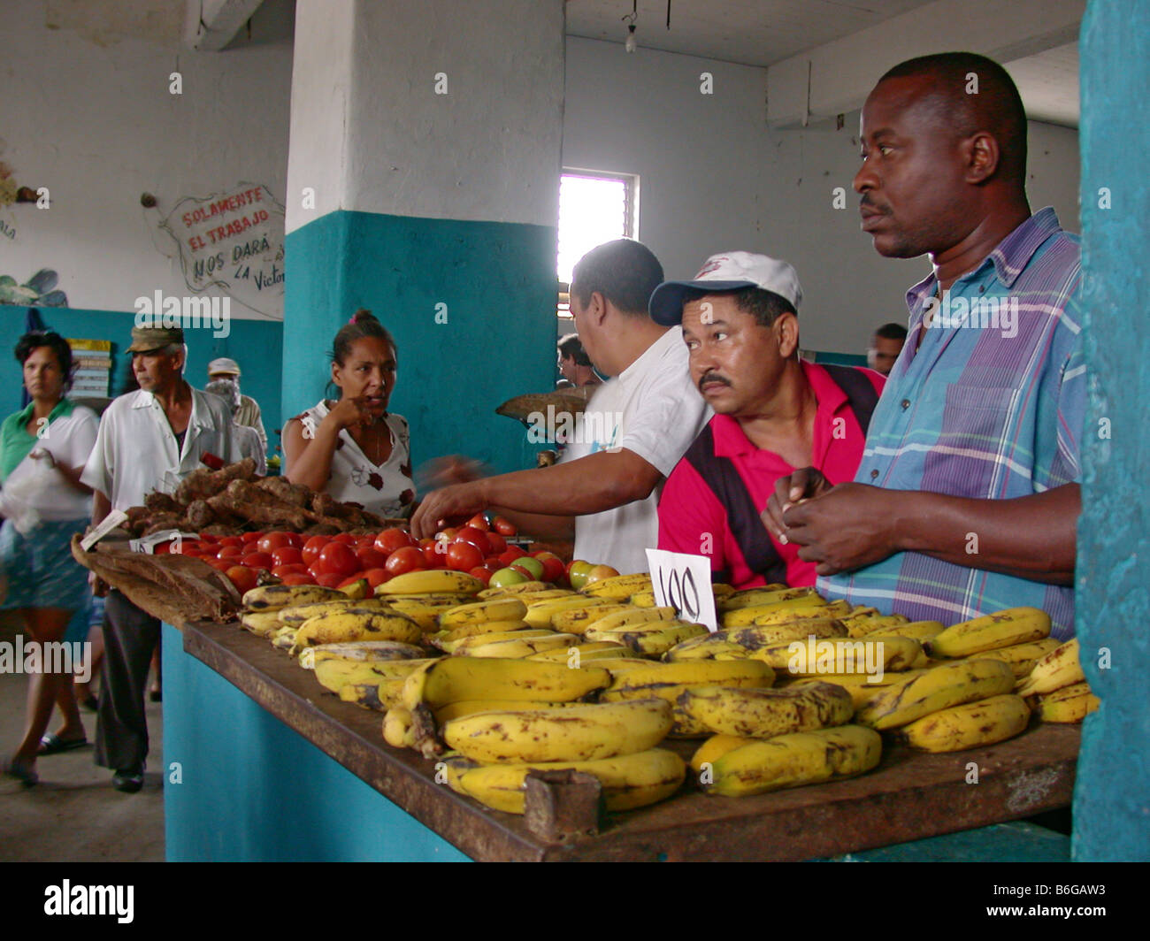 marketscene in havana, cuba Stock Photo - Alamy