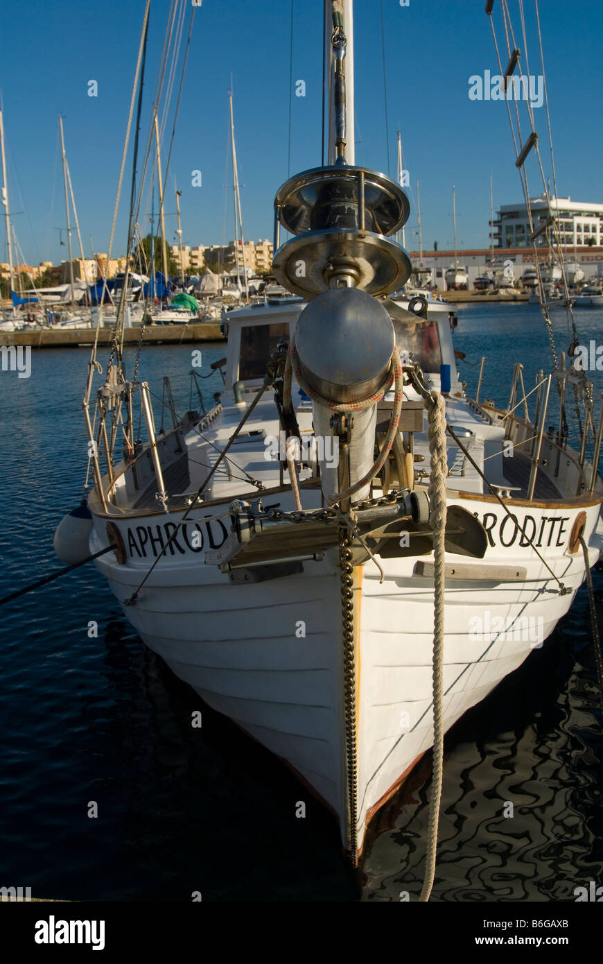 bow and boom of a sailingboat Stock Photo - Alamy