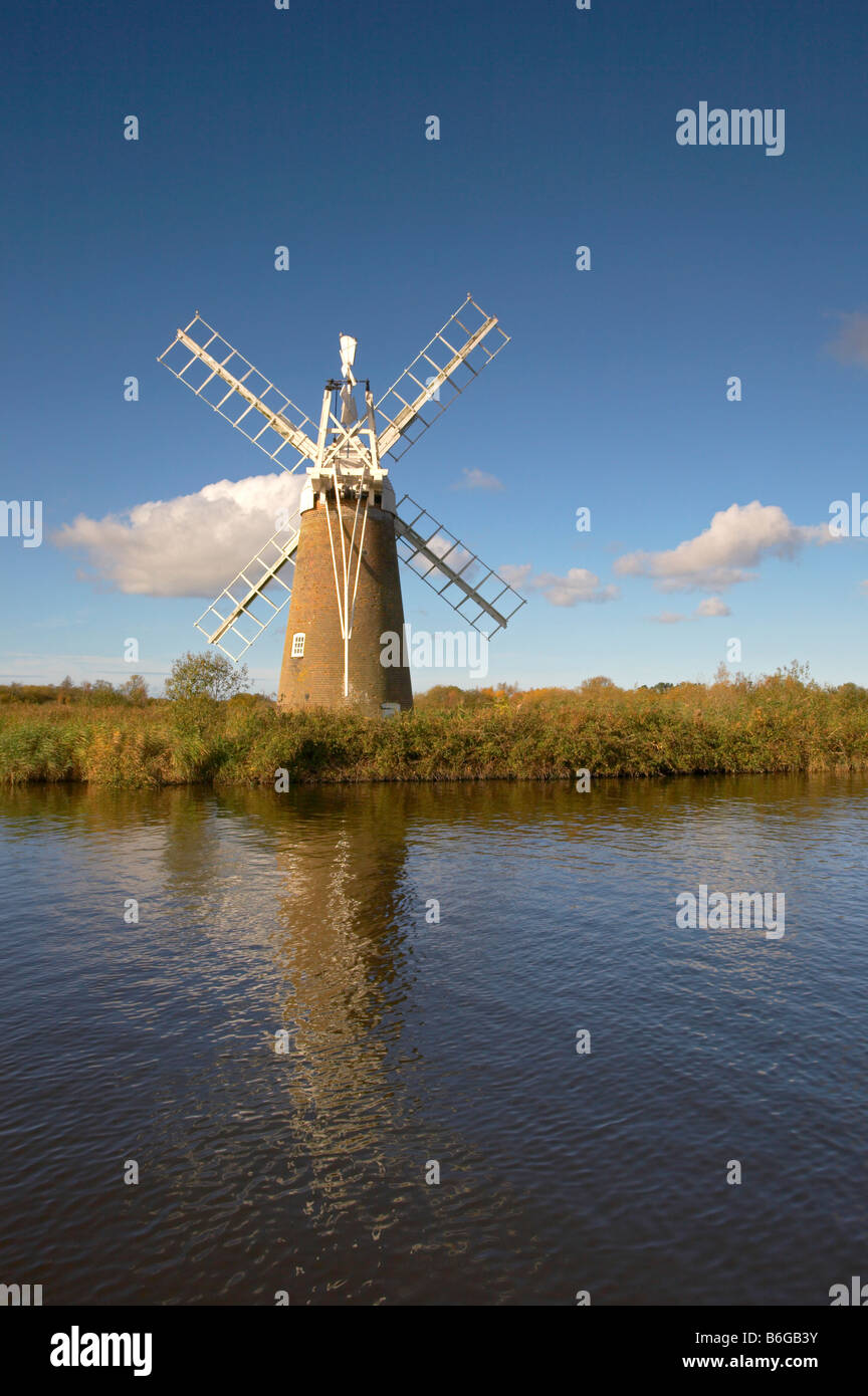 Turf Fen Windpump on the Norfolk Broads Stock Photo - Alamy