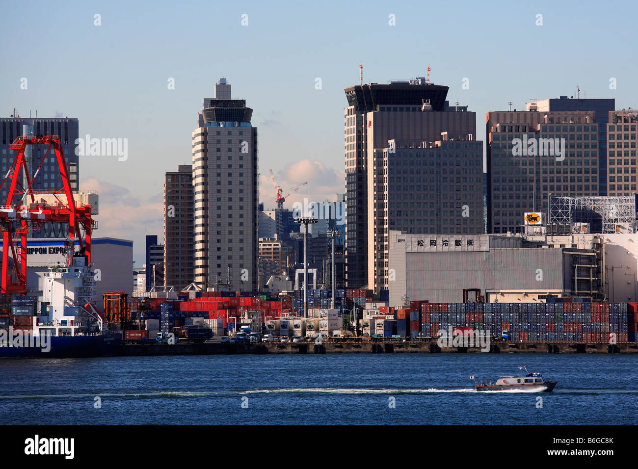 Japan Tokyo container harbour Shinagawa Wharf Stock Photo - Alamy