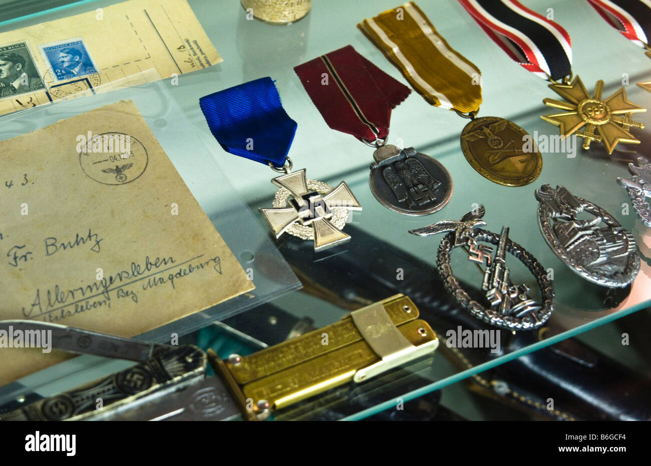 Horror memorabilia hi-res stock photography and images - Alamy