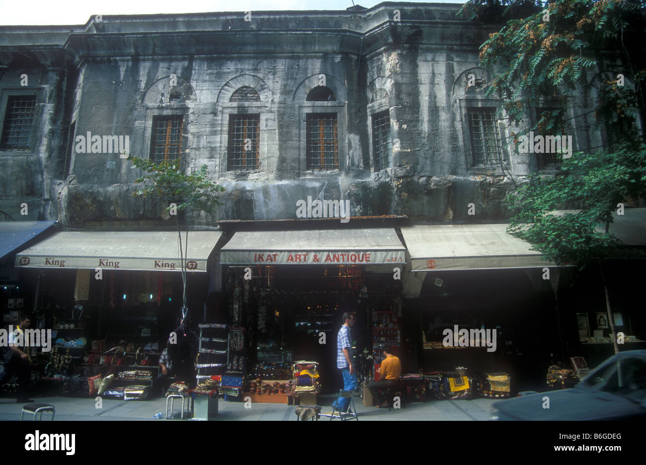 Shops outside grand bazaar istanbul hi-res stock photography and images ...
