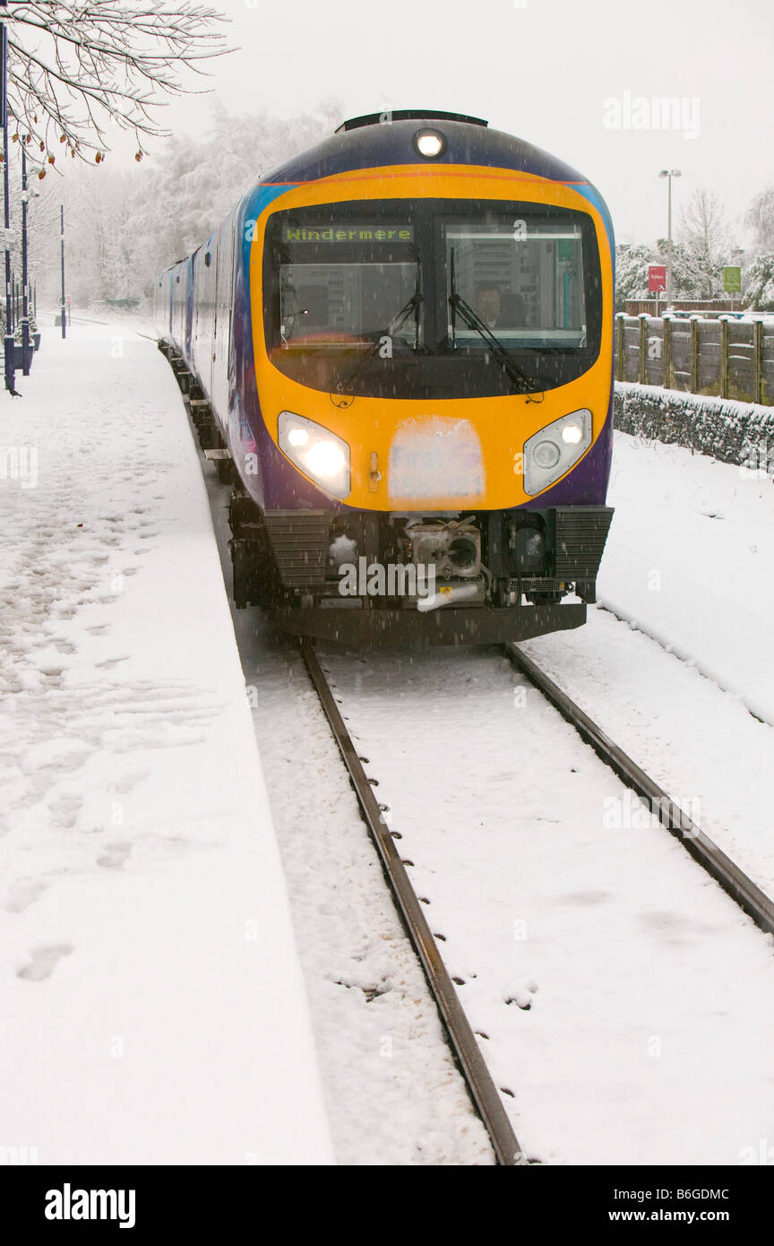 Snow severe winter train hi-res stock photography and images - Alamy