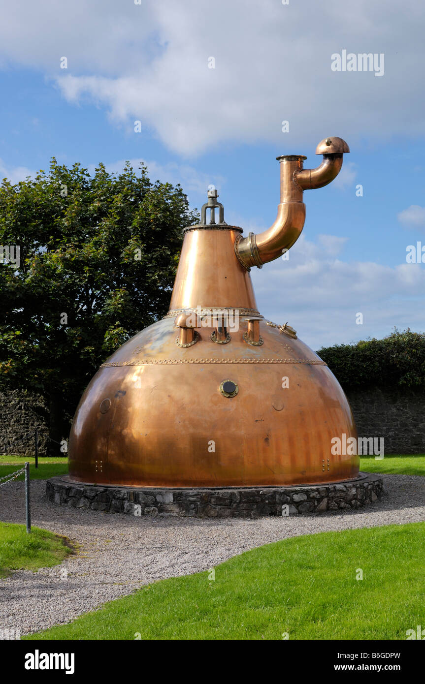 Copper distiller Jameson Whiskey Center Midleton Stock Photo - Alamy