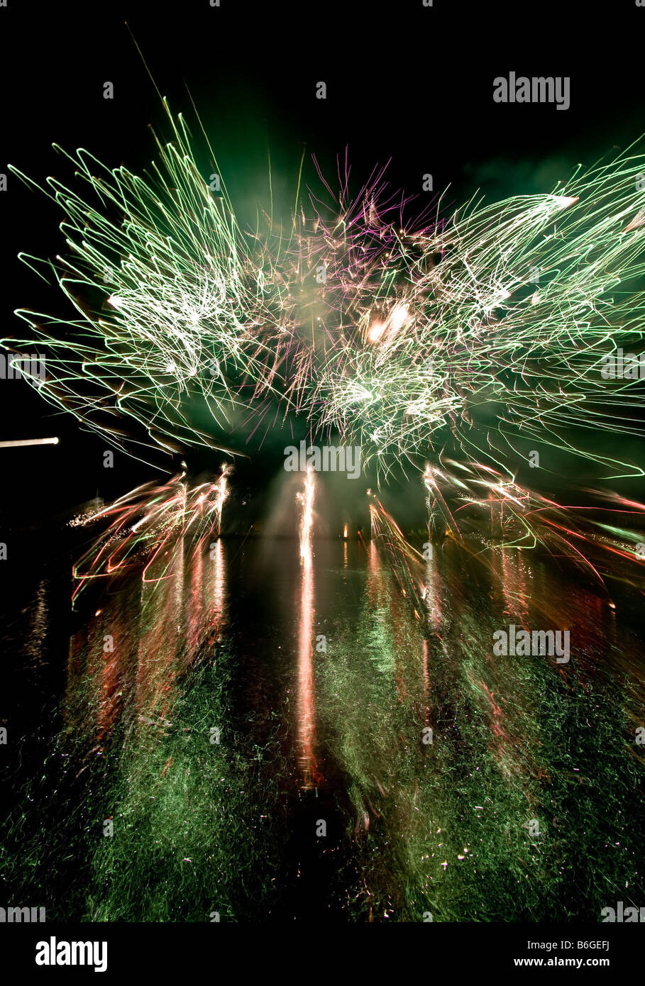 Geneva fireworks hi-res stock photography and images - Alamy