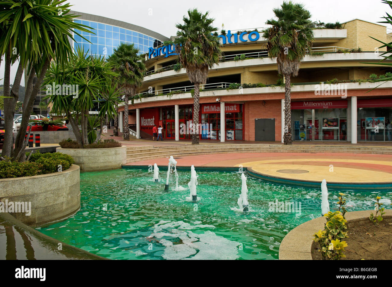 Shopping center centre mall hi-res stock photography and images - Alamy