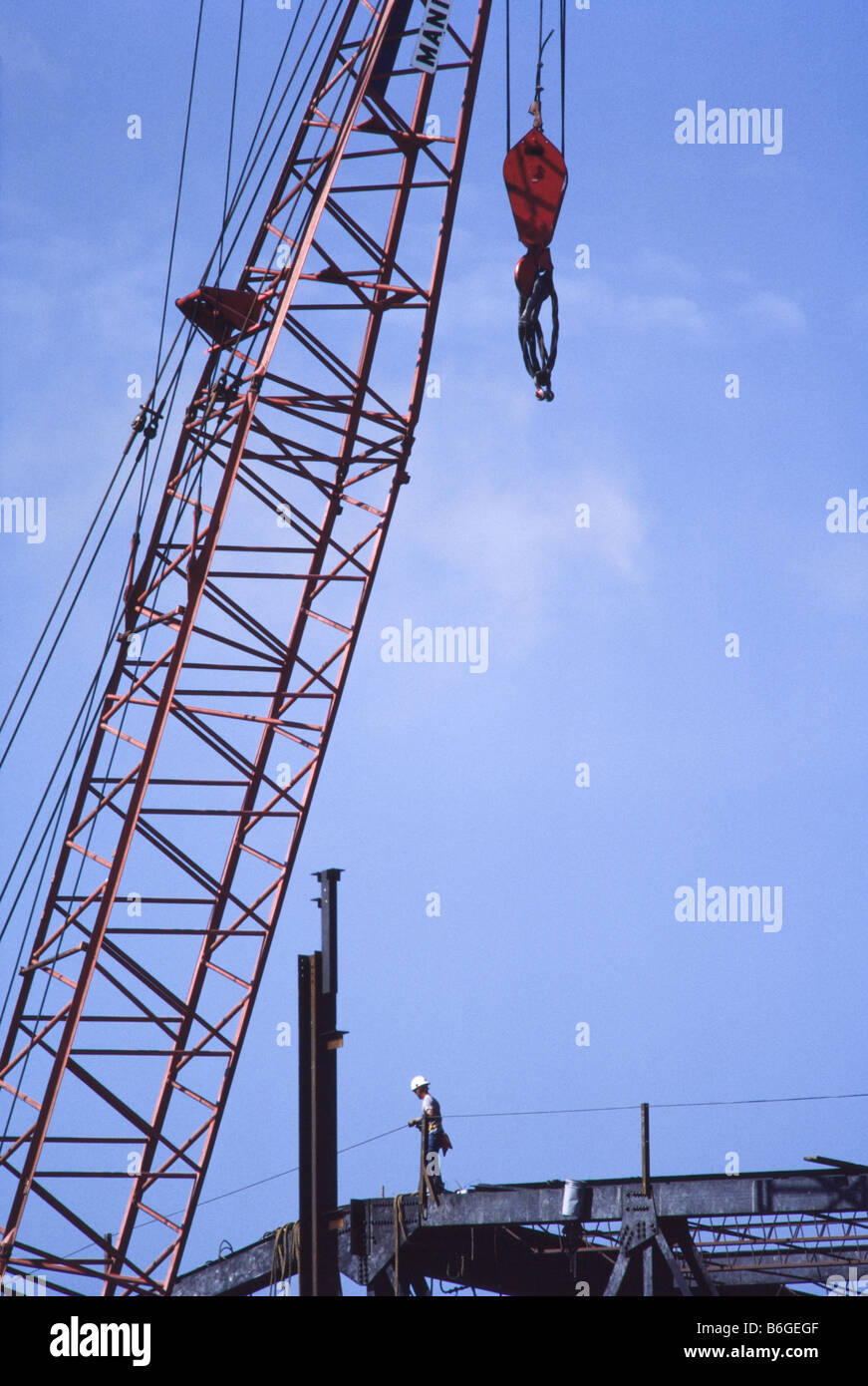 Lifting beams hi-res stock photography and images - Alamy