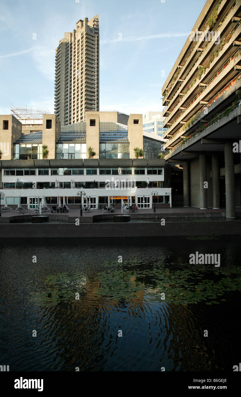 Waterside cafe hi-res stock photography and images - Alamy