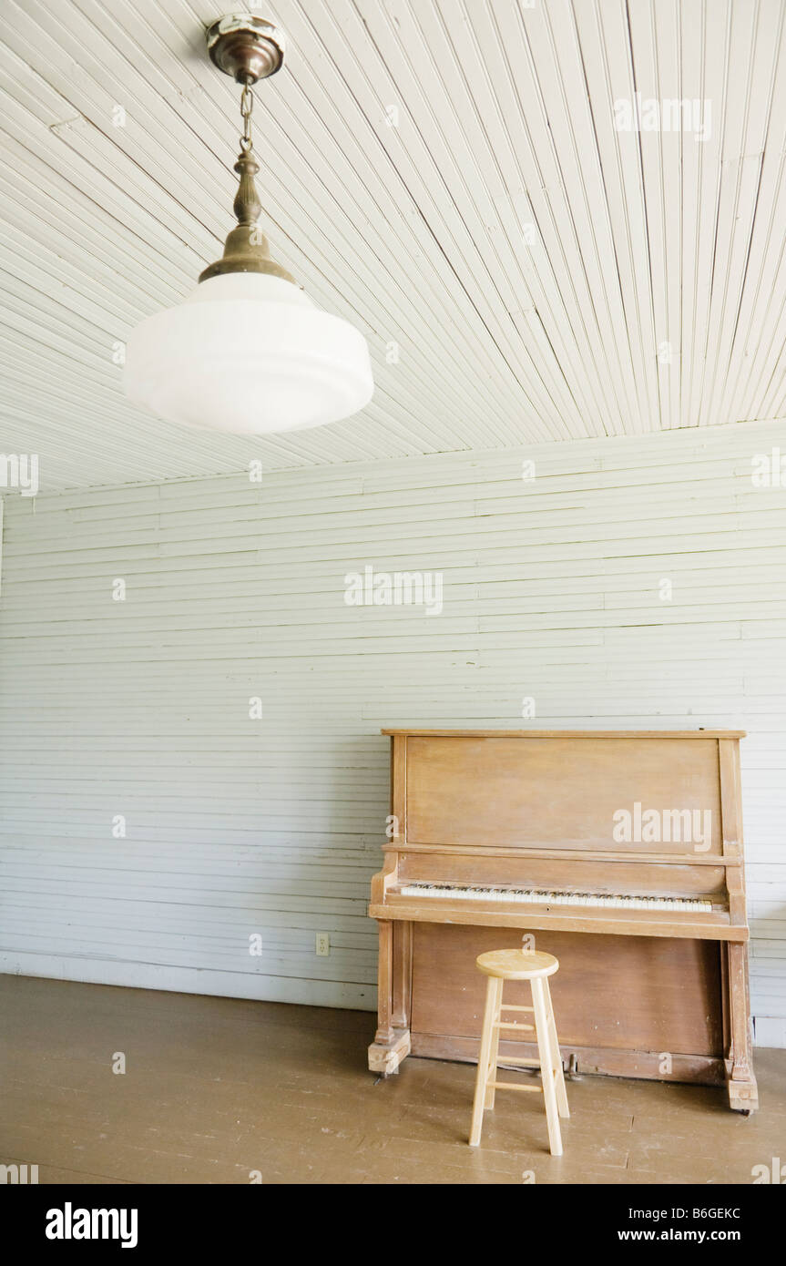 Empty museum room hi-res stock photography and images - Alamy