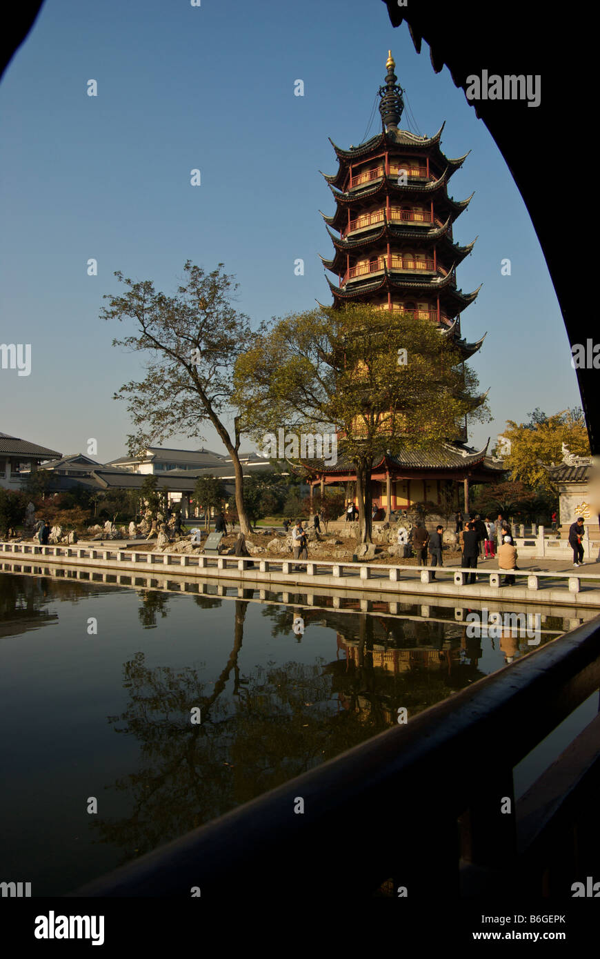 Moon gate hi-res stock photography and images - Alamy