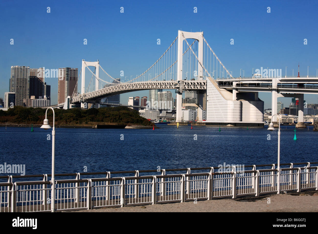 Japan Tokyo harbour Rainbow Bridge Stock Photo - Alamy