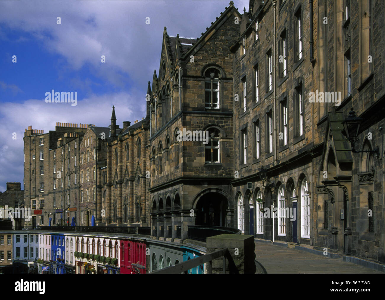 Edinburgh curved street hi-res stock photography and images - Alamy