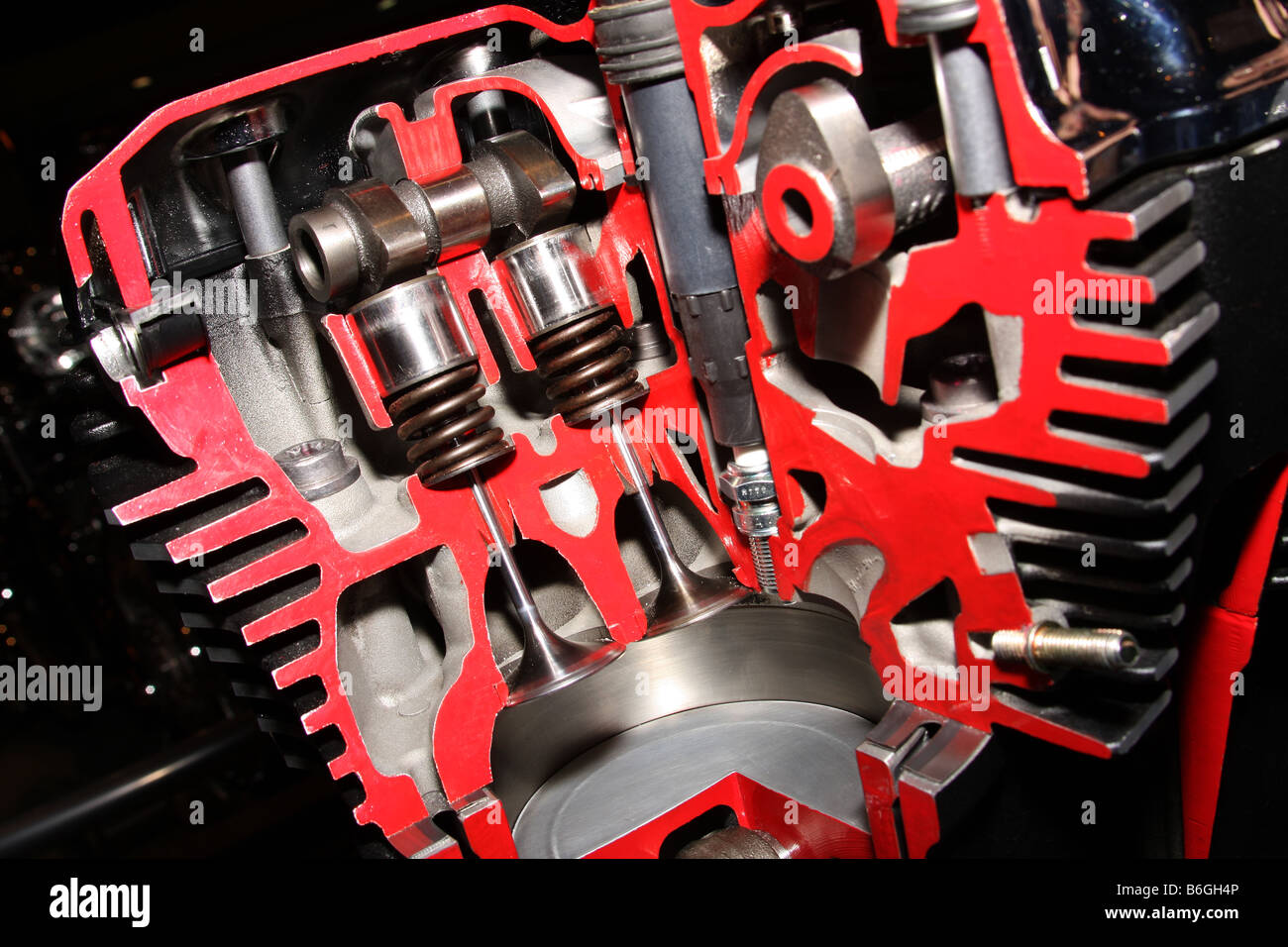 Petrol engine cut away hi-res stock photography and images - Alamy