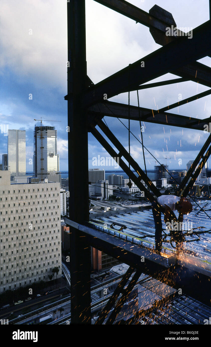 Walking on steel beams hi-res stock photography and images - Alamy