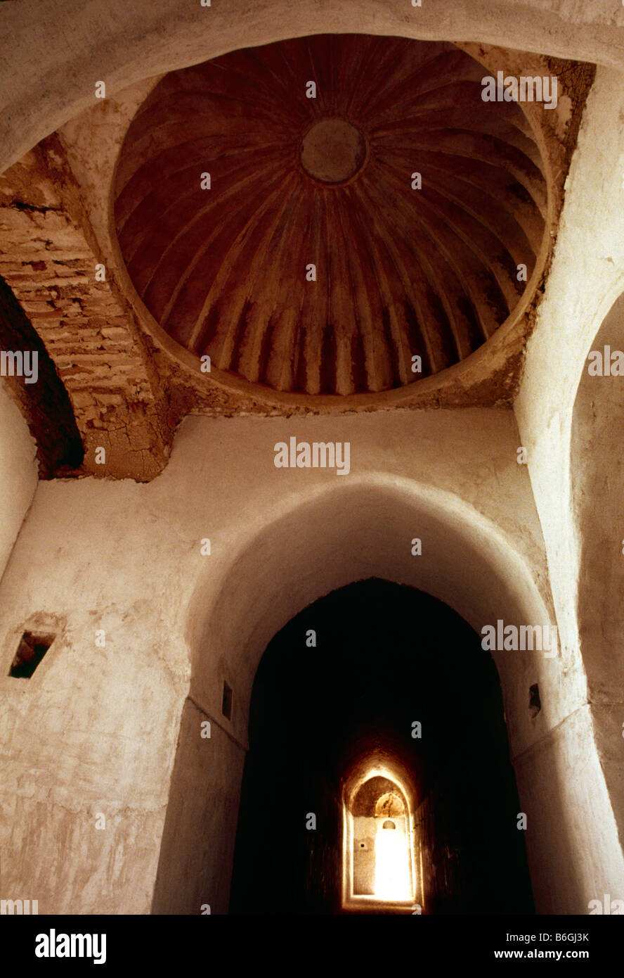 Iraq The Ceiling Gate Of Ukhaidir Interior Stock Photo - Alamy