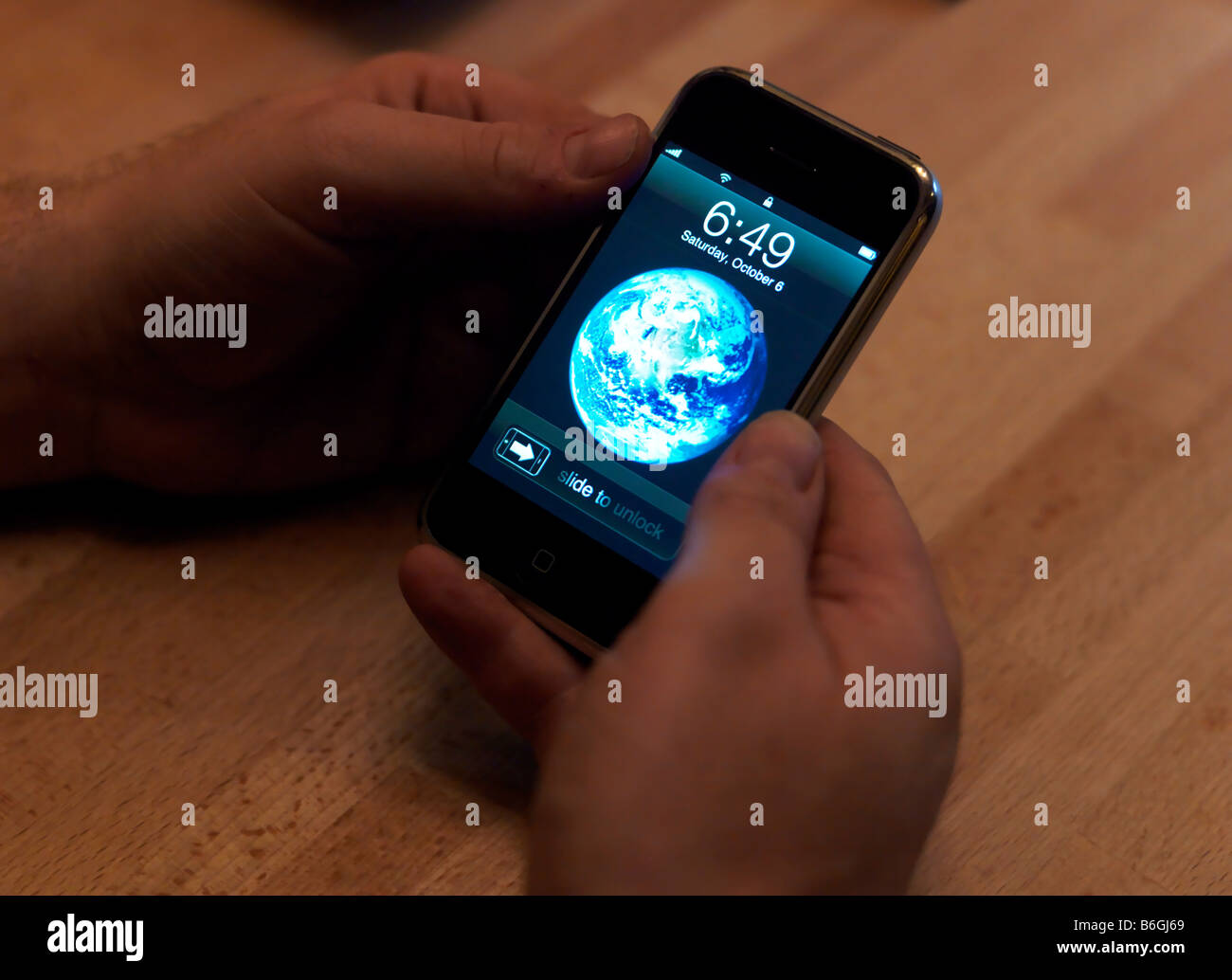 Iphone lockscreen hi-res stock photography and images - Alamy