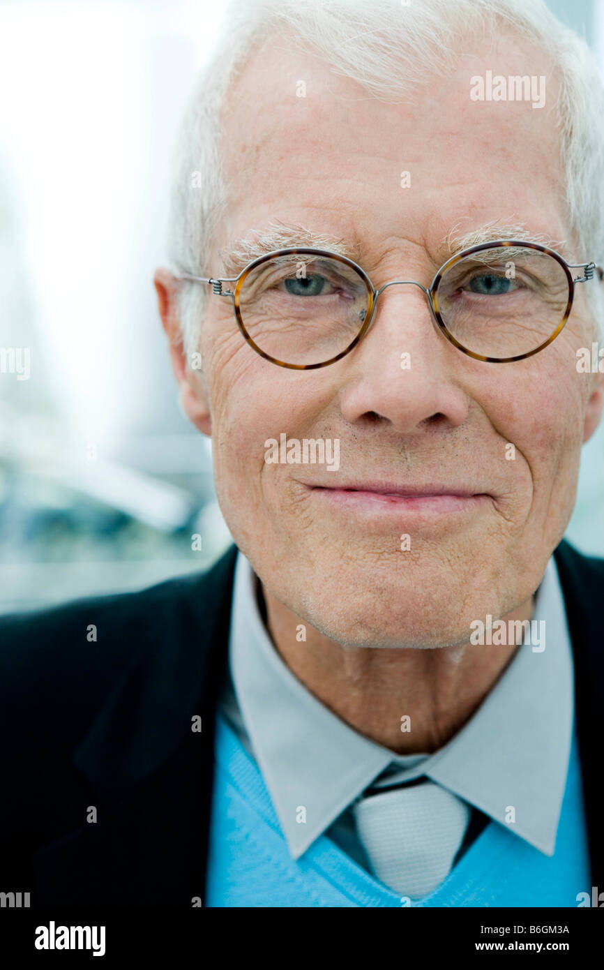Older man looking at viewer Stock Photo - Alamy
