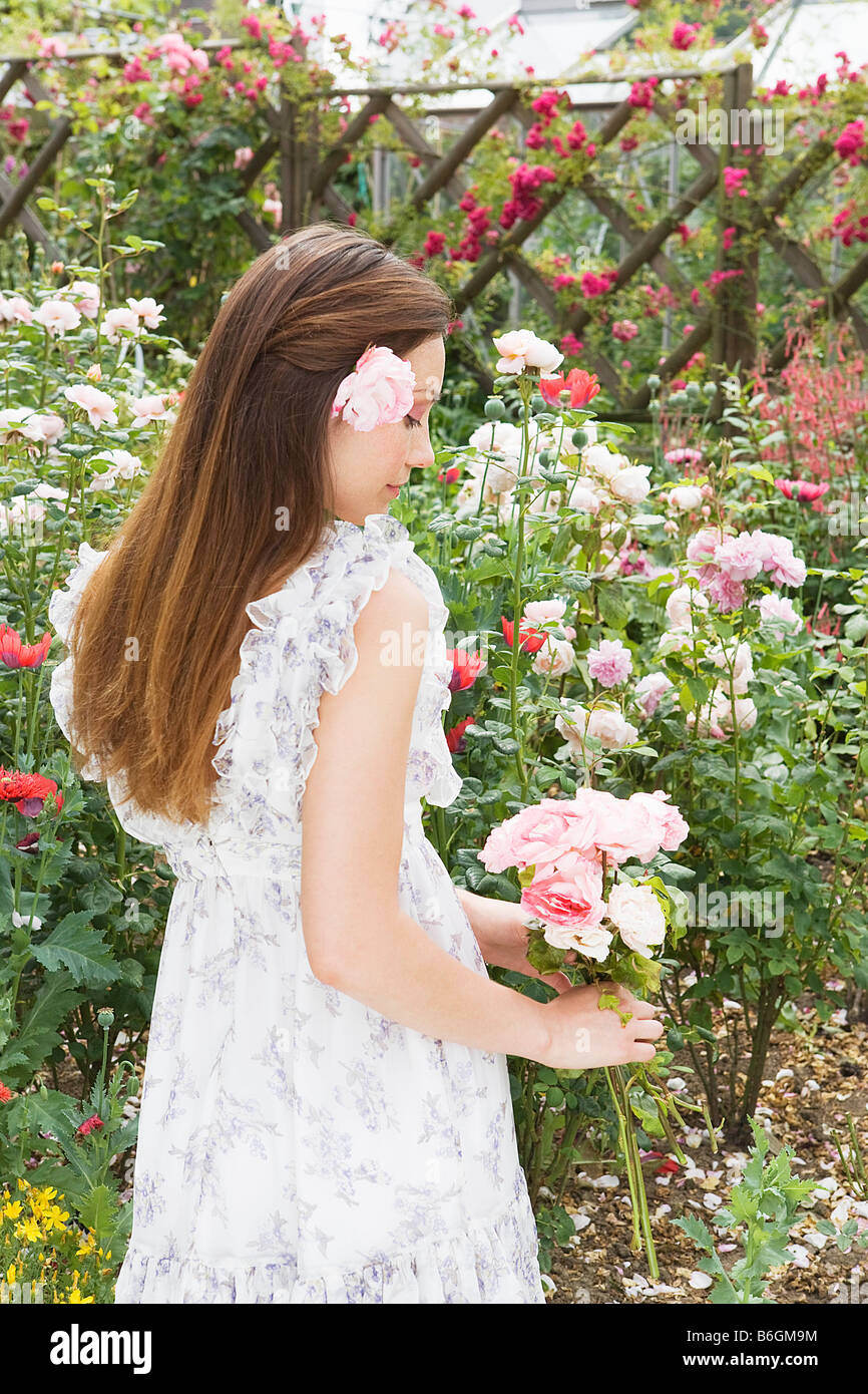 London woman roses hi-res stock photography and images - Alamy