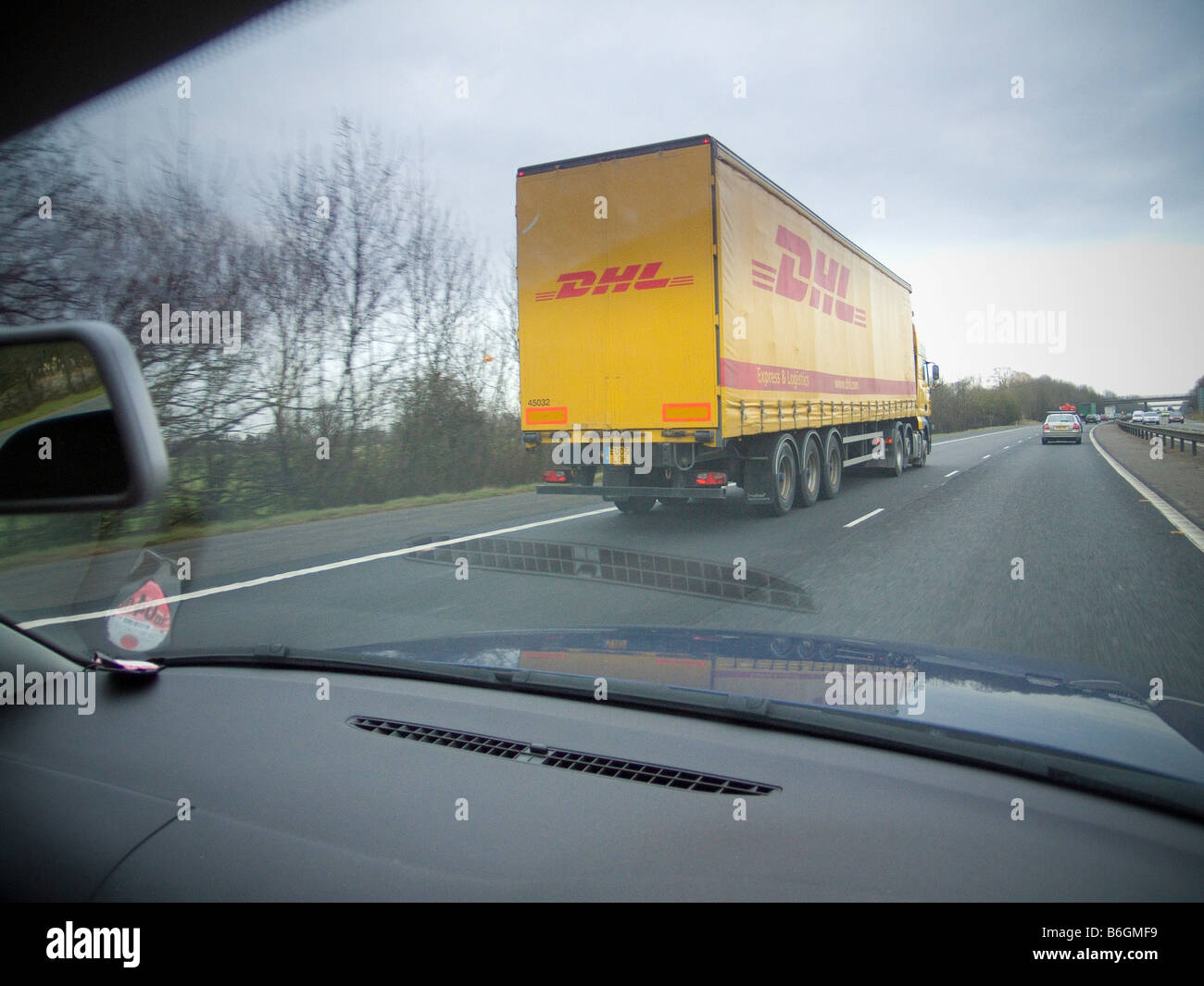 Dhl express truck hi-res stock photography and images - Alamy