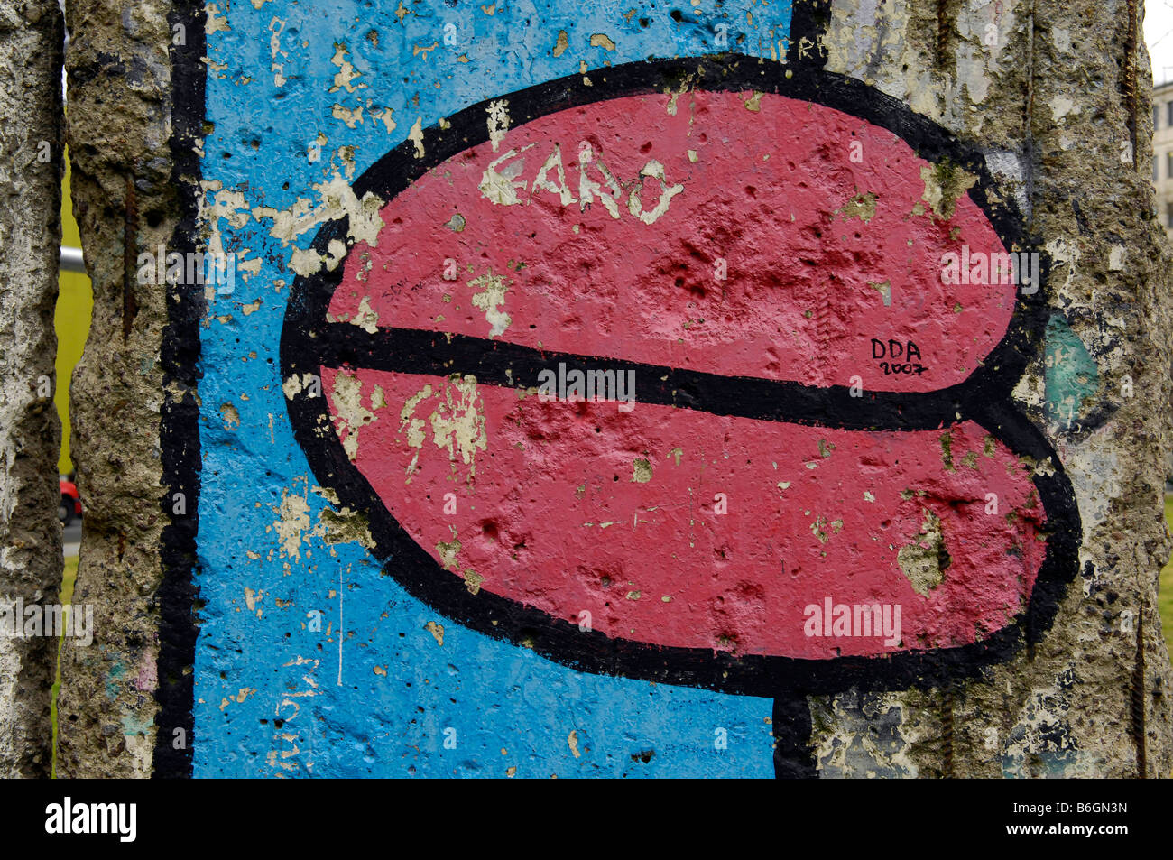 painted lips berlin wall mauer relic germany deutschland Stock Photo ...