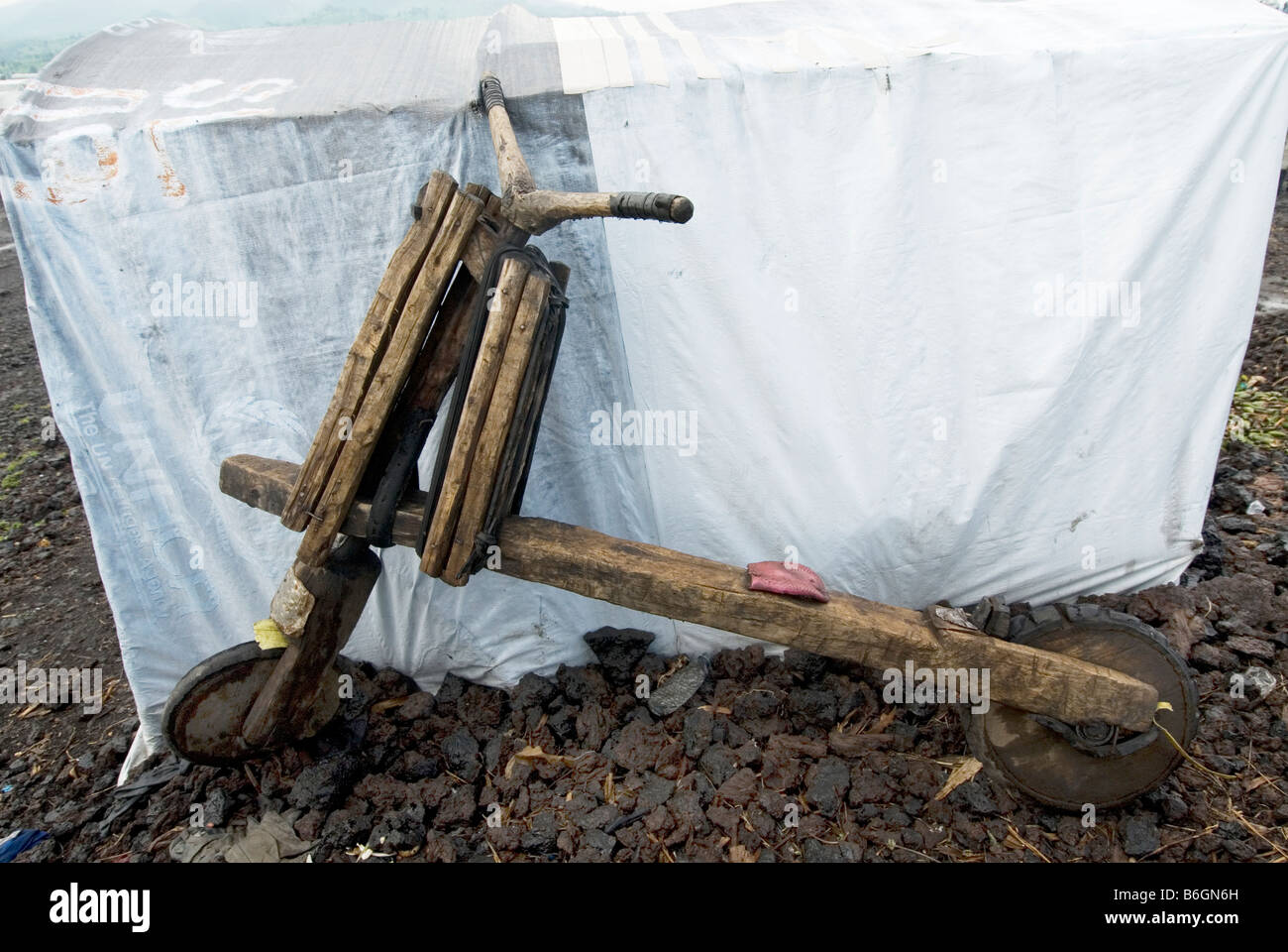 War survival hi-res stock photography and images - Alamy