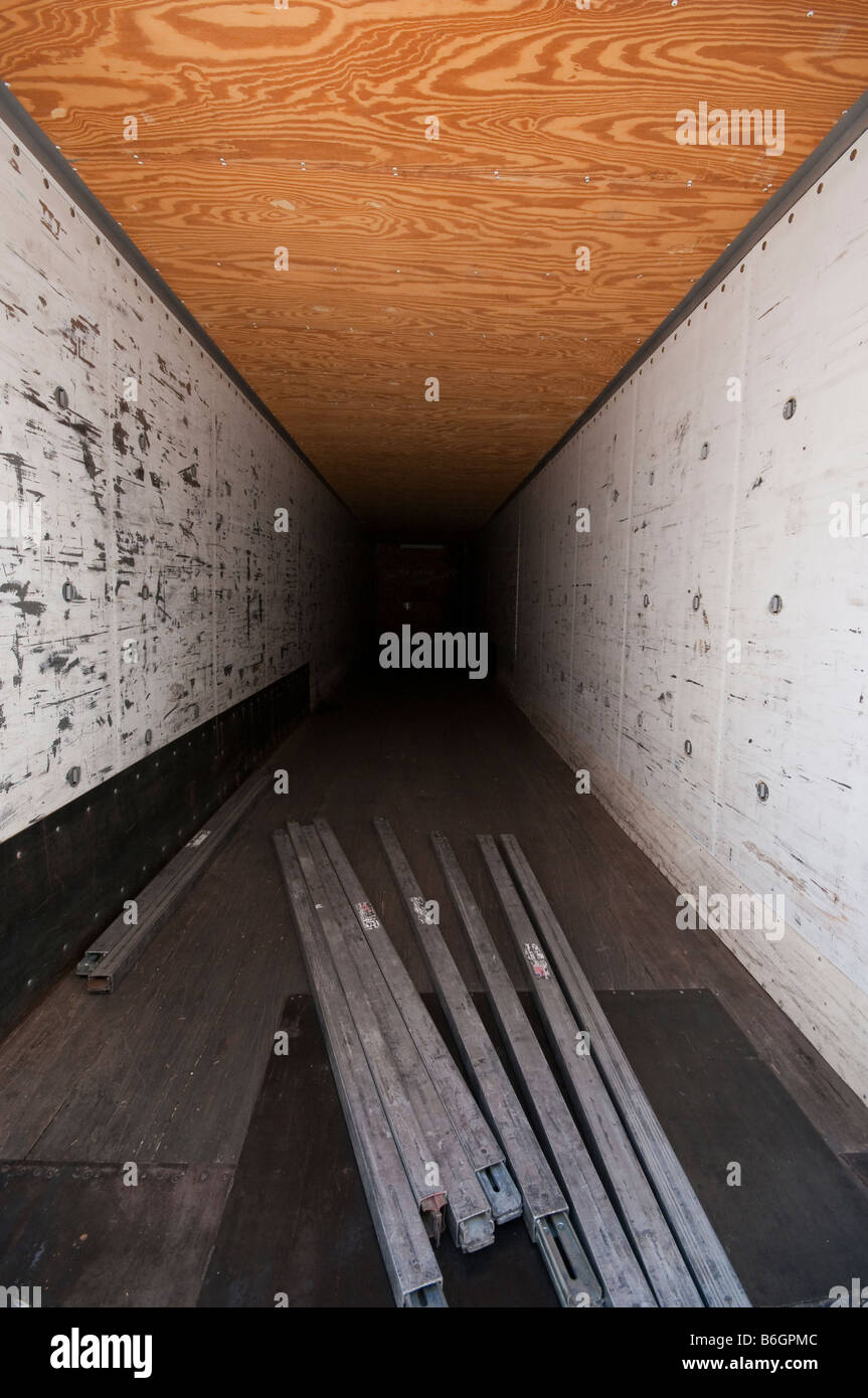 Semi truck and trailer hi-res stock photography and images - Alamy