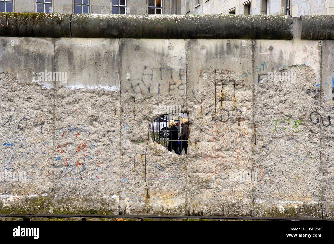 hole berlin wall germany Stock Photo - Alamy
