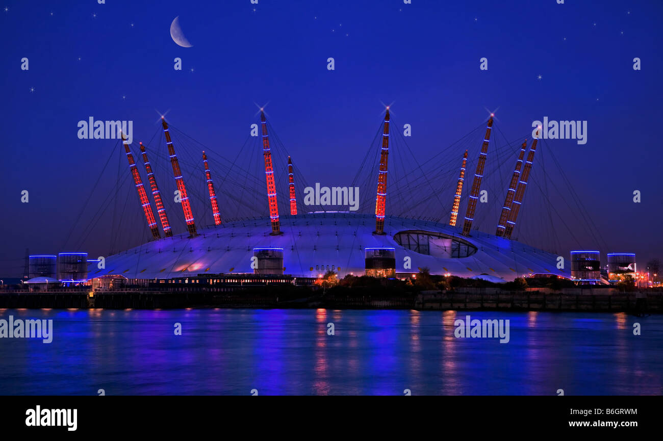 moonlight shot of o2 arena Stock Photo - Alamy