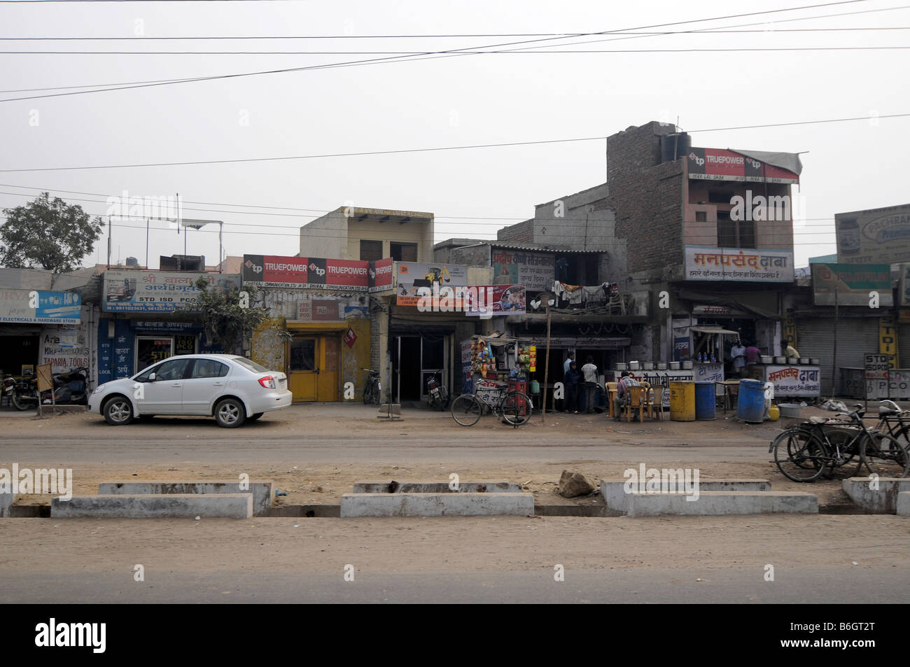 Typical road scene in India Stock Photo - Alamy