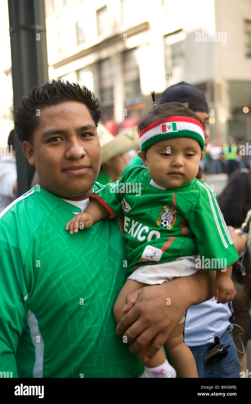 Mexican father and son hi-res stock photography and images - Alamy