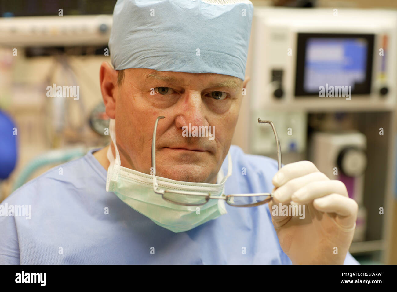 Doctor in surgery Stock Photo - Alamy