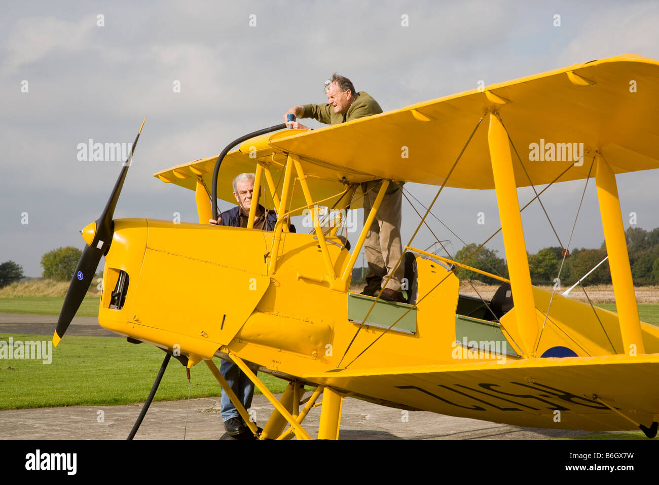 Tiger moth aircraft hi-res stock photography and images - Alamy