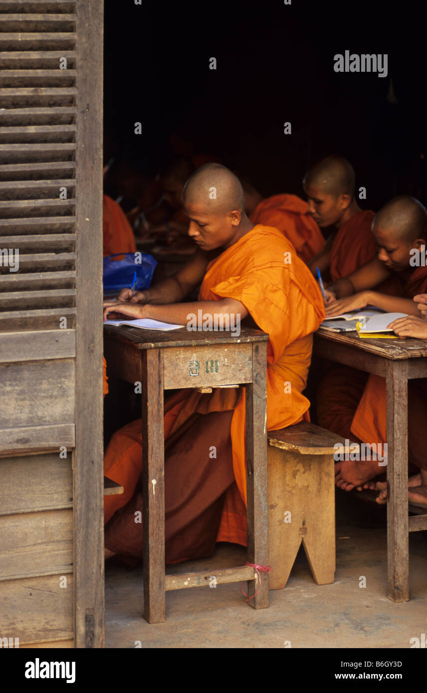 A young Buddhist monk studies at a monastic school - Song Upper ...
