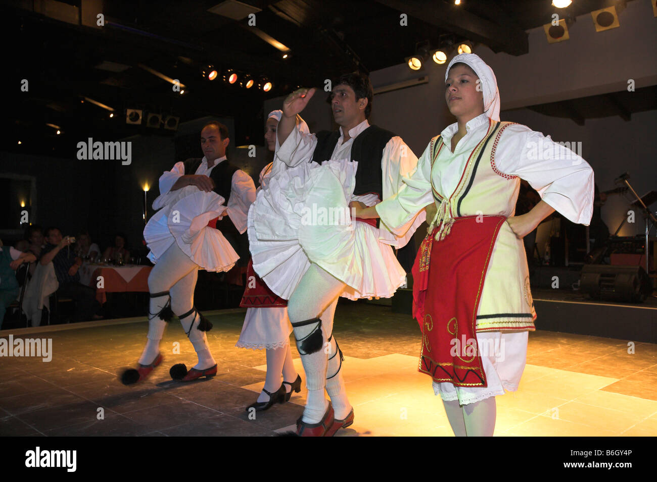 Girls dancing nightclub hi-res stock photography and images - Alamy