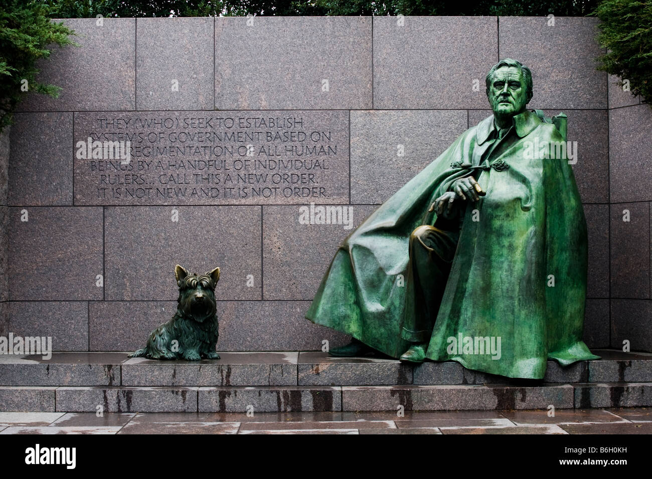 Fdr memorial bronze sculpture hi-res stock photography and images - Alamy