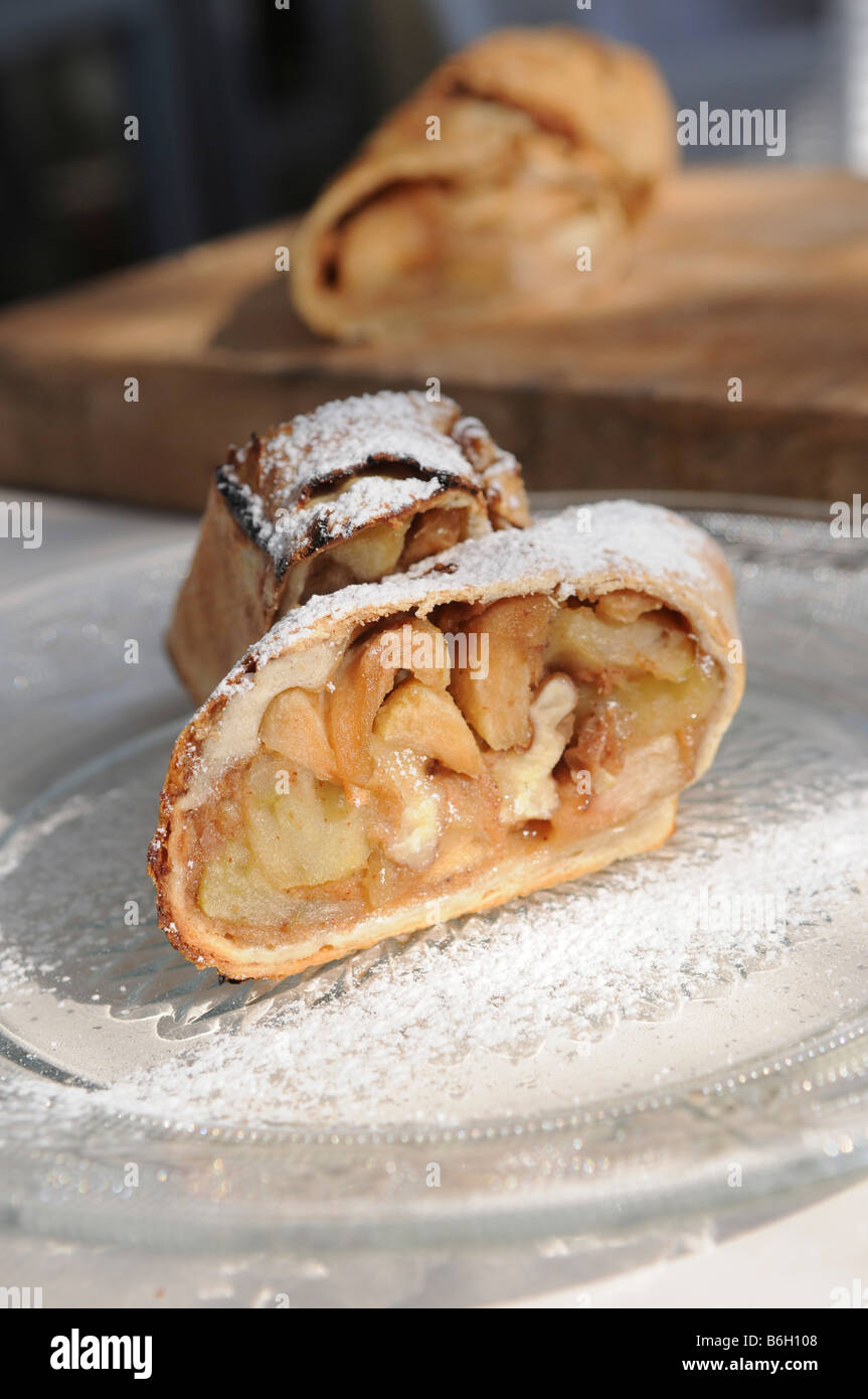 Strudel cakes hi-res stock photography and images - Alamy