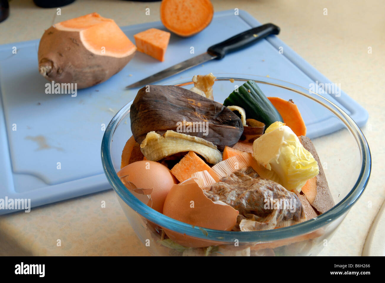 Vegetable preparation with kitchen waste Stock Photo - Alamy