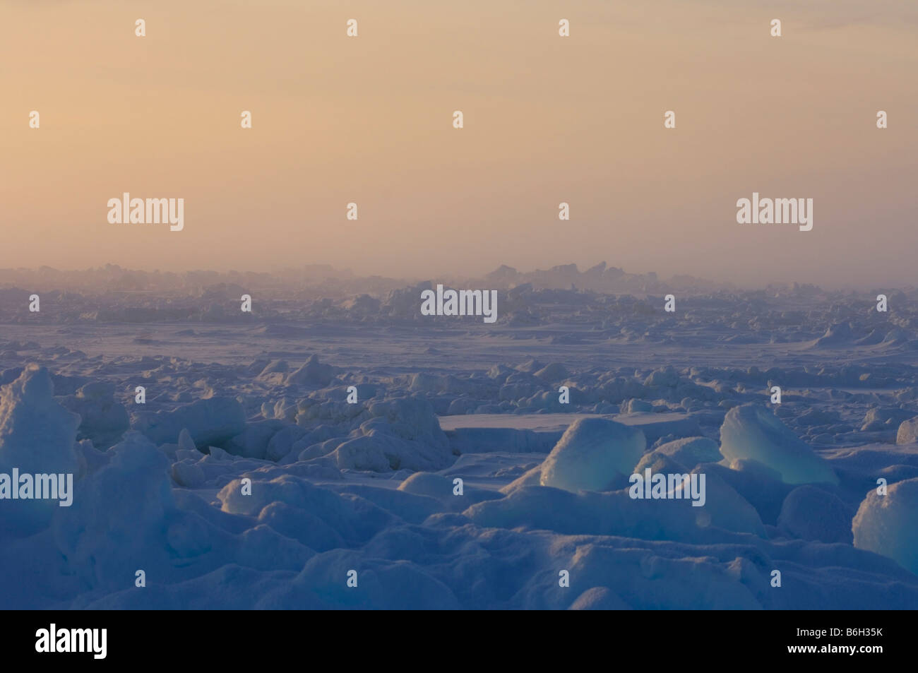 Jumbled icebergs hi-res stock photography and images - Alamy