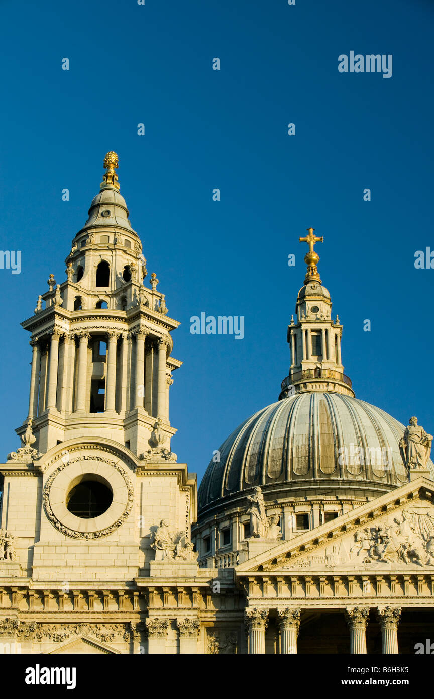 Cathedral front facade dome london hi-res stock photography and images ...