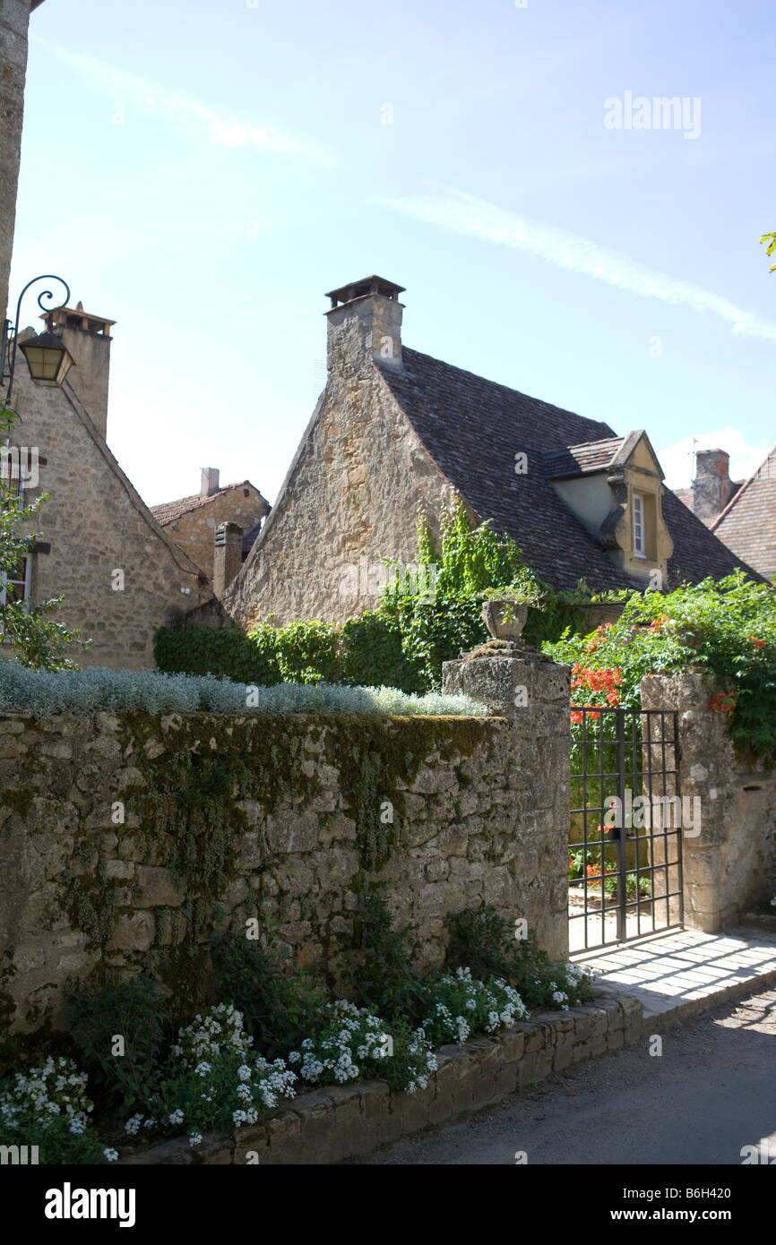 Rural gate and foliage hi-res stock photography and images - Alamy