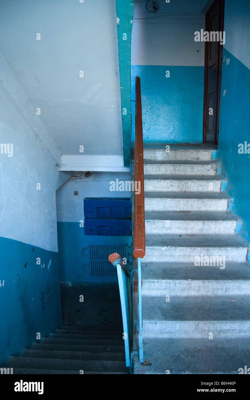 Stairs to building hi-res stock photography and images - Alamy