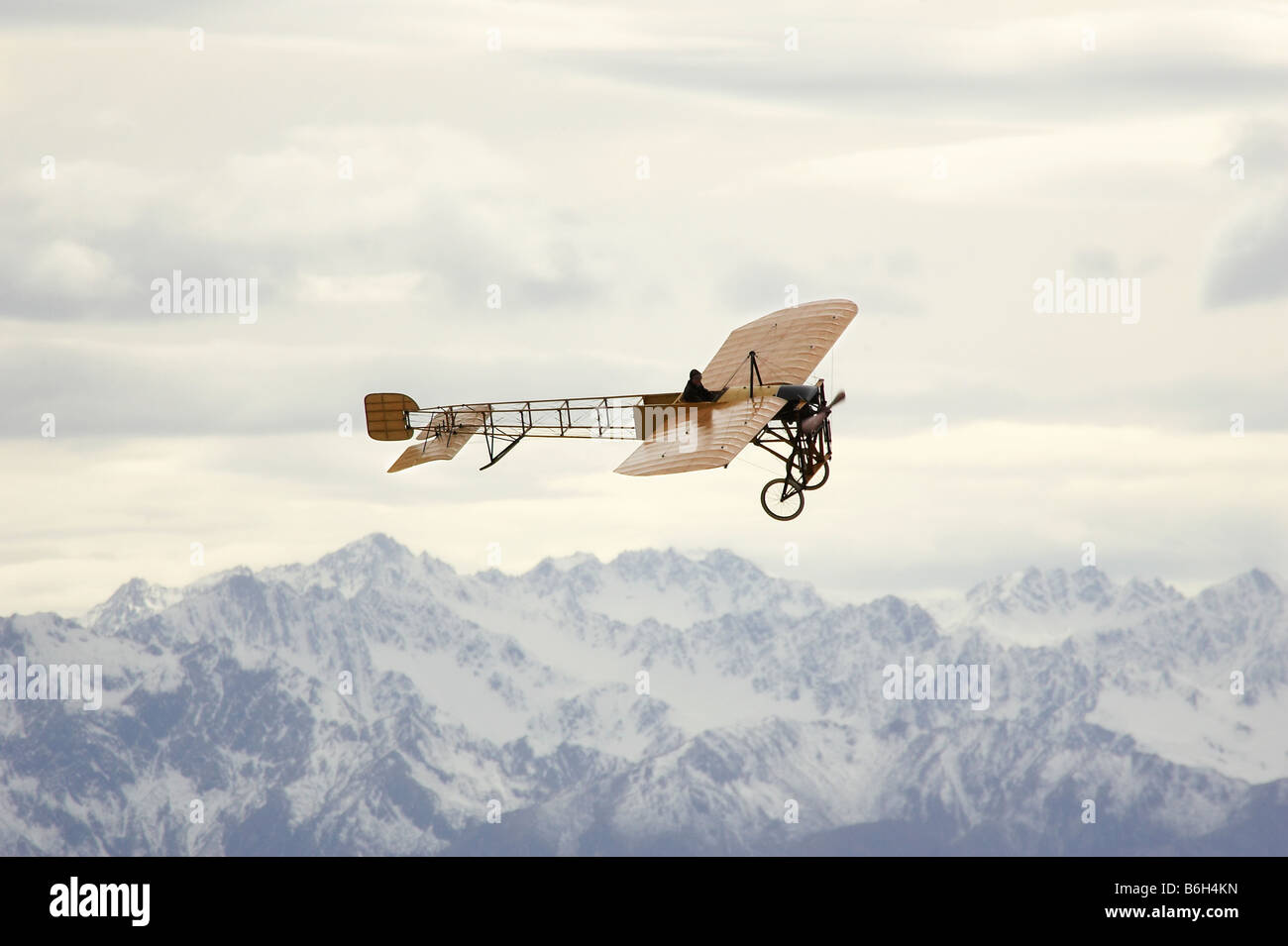 1909 bleriot xi aircraft hi-res stock photography and images - Alamy