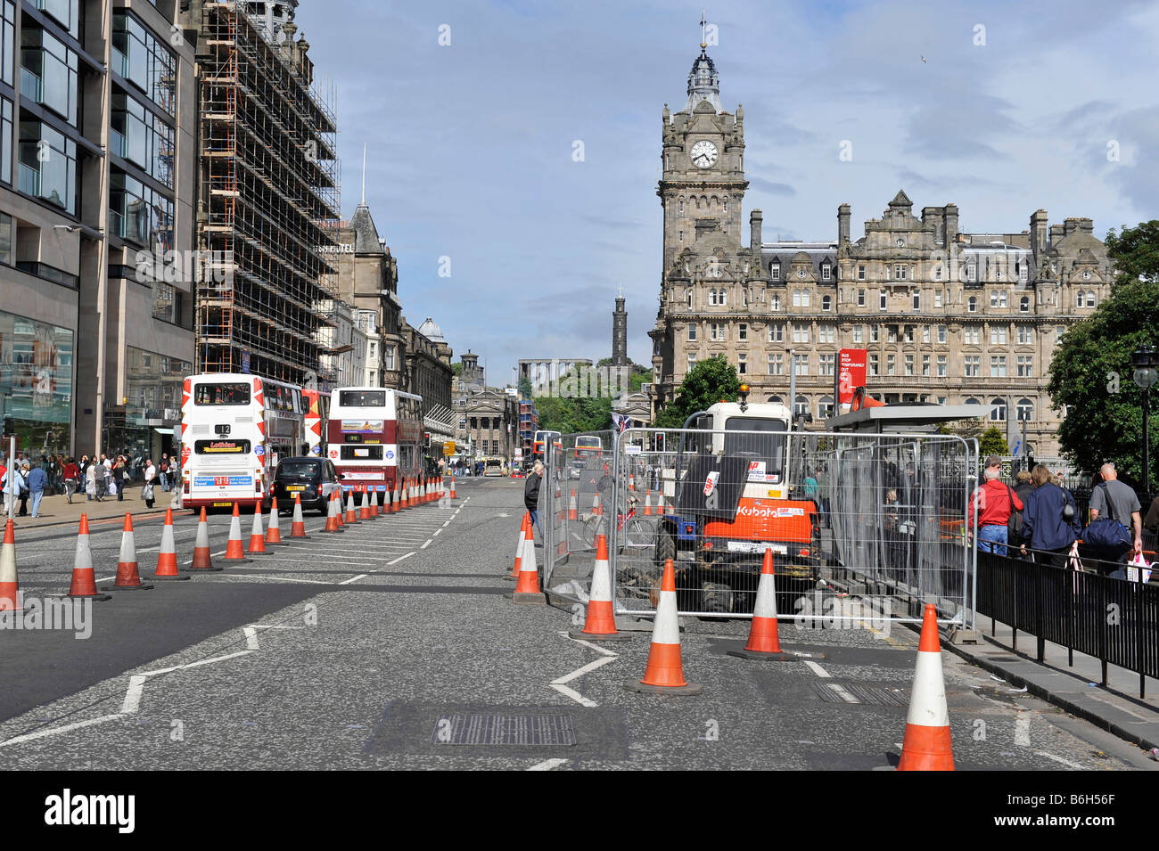 Edinburgh princes street edinburgh trams hi-res stock photography and ...