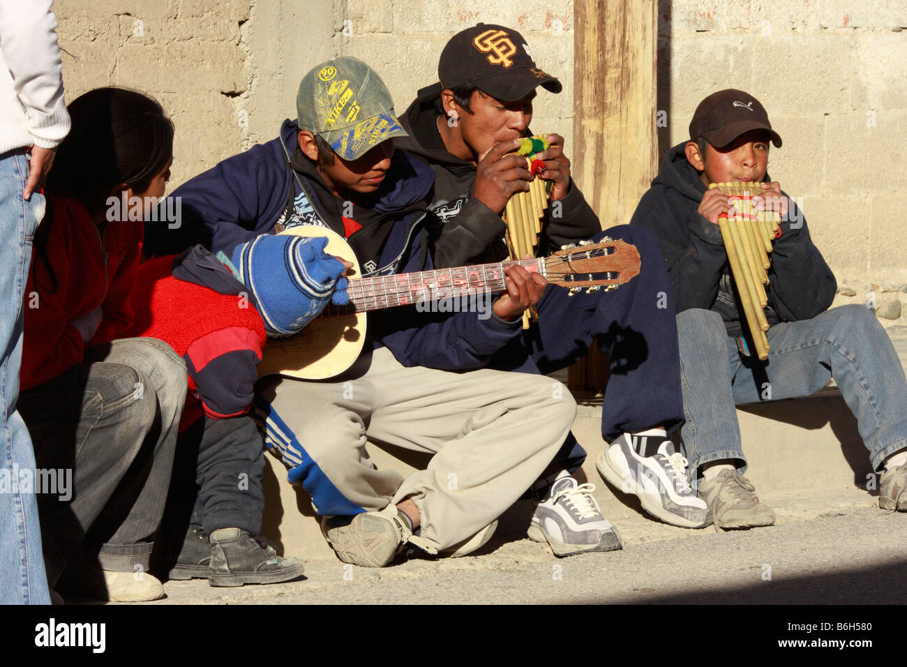 Music playing flute guitar hi-res stock photography and images - Alamy