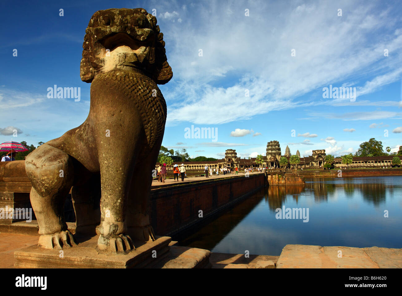 Animal Statue at the entrance of Angkor Wat temple, the mother of all ...