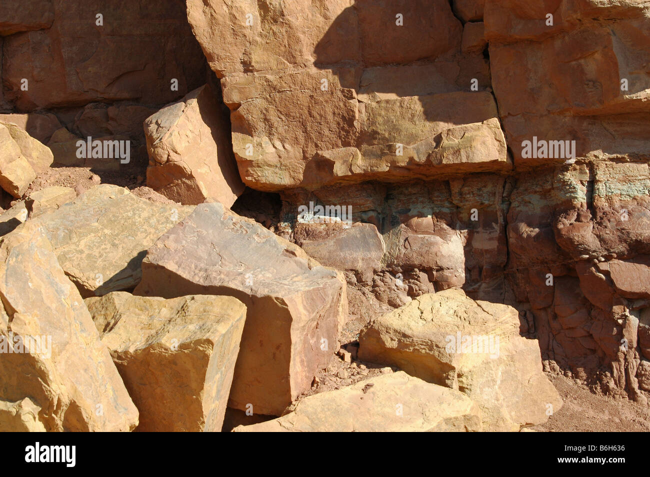 Israel Negev plains Rock formation Stock Photo - Alamy