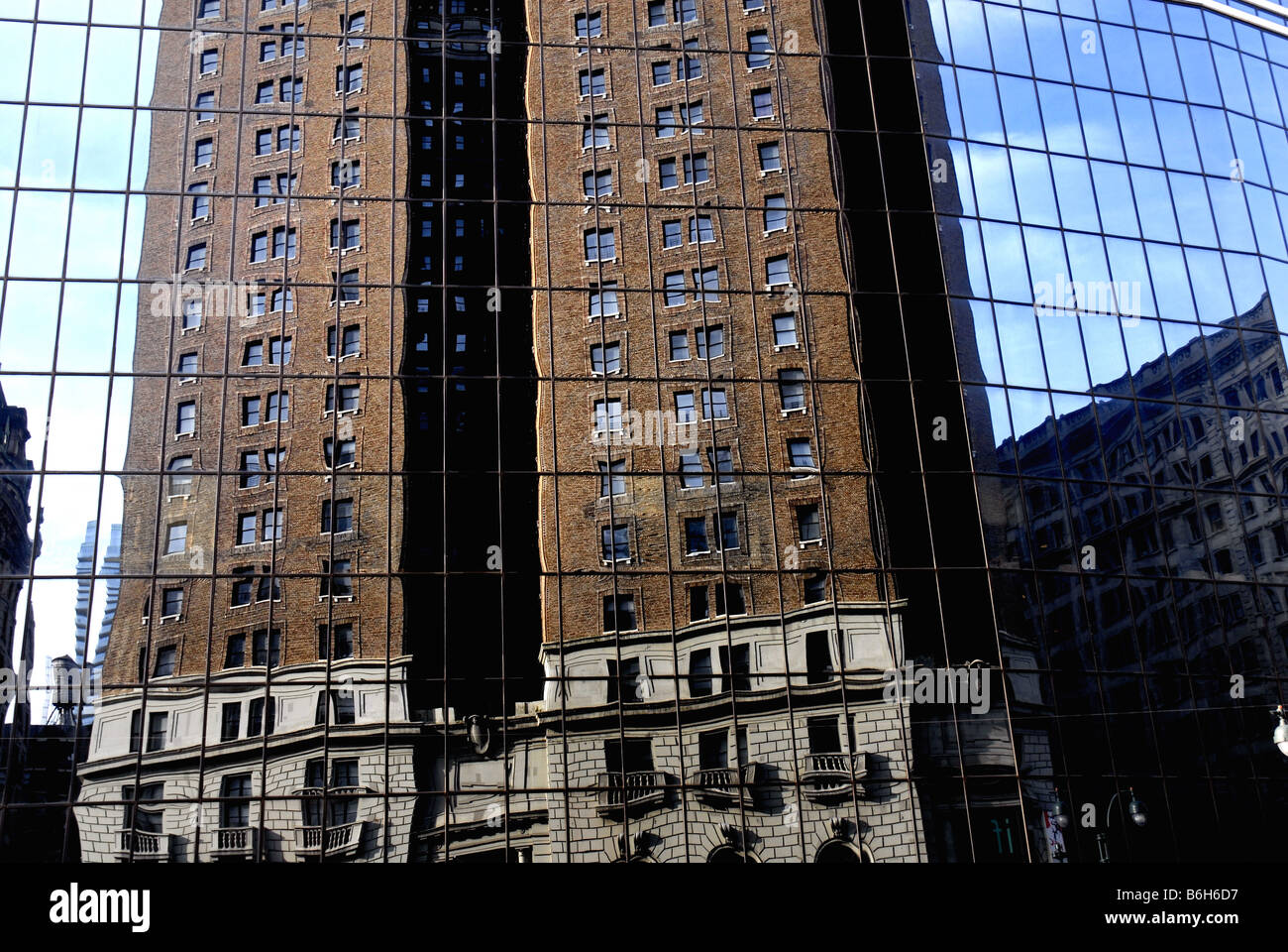 Glass building new york hi-res stock photography and images - Alamy