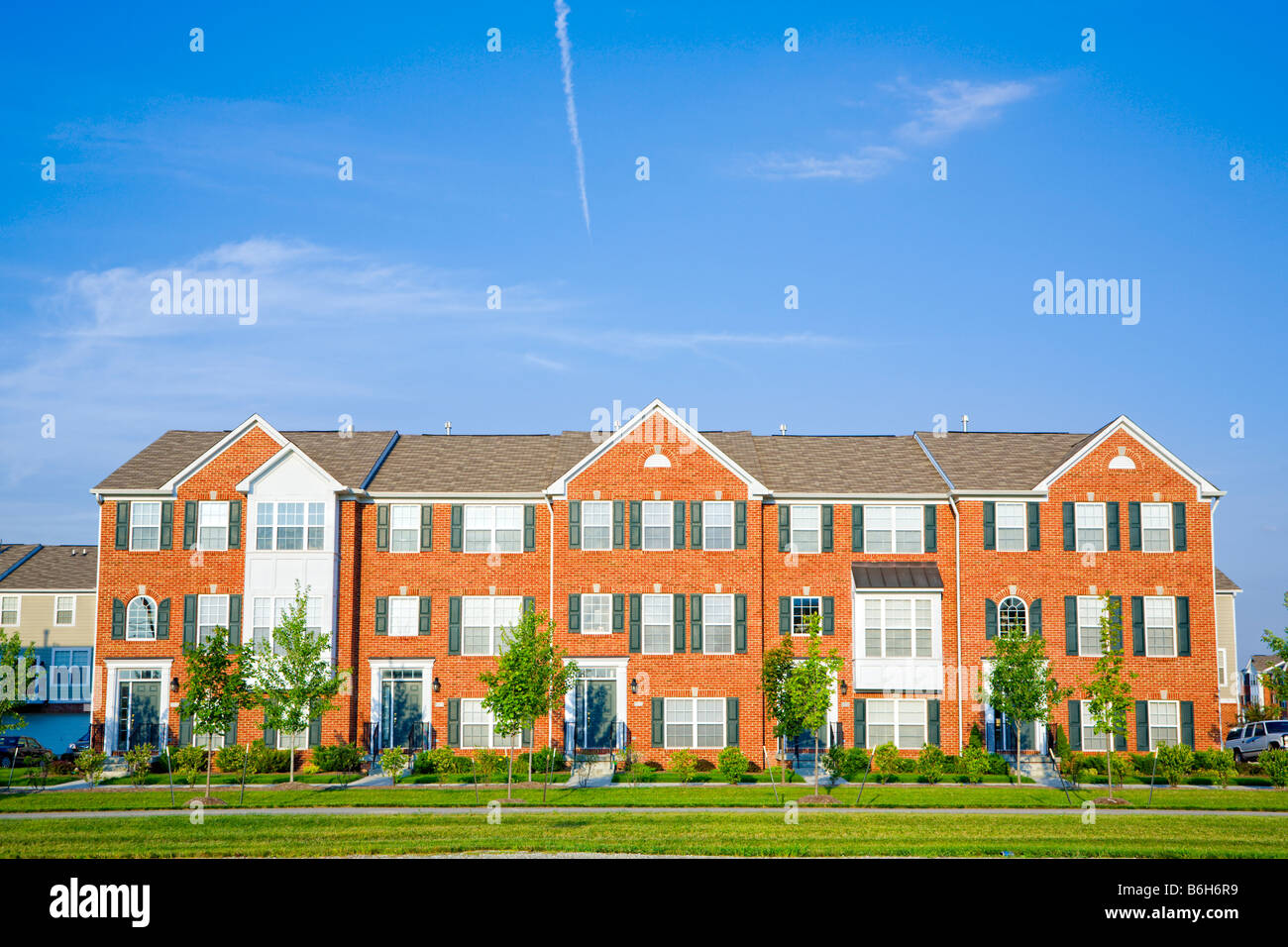 Modern suburban apartments hi-res stock photography and images - Alamy