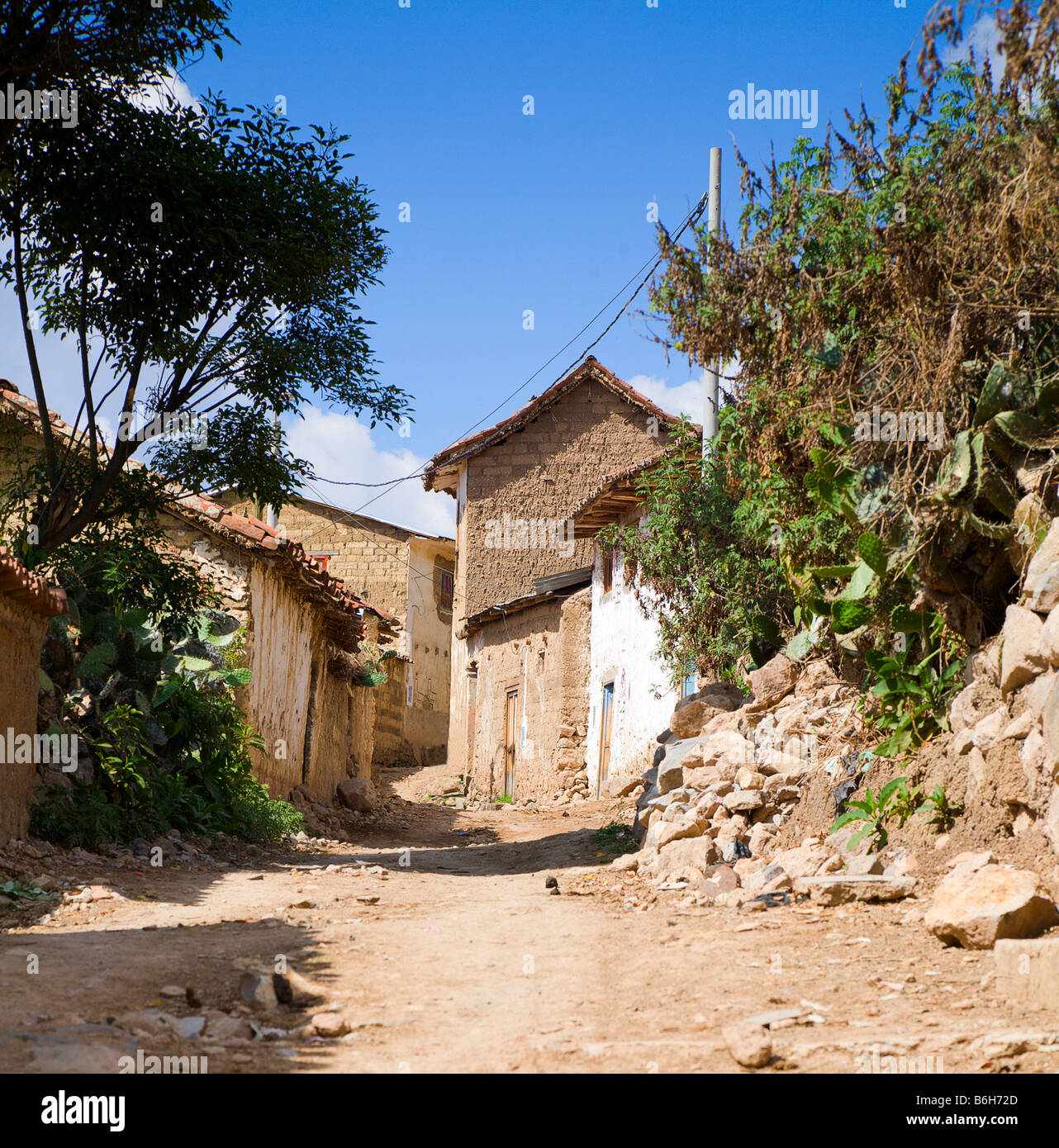 Peruvian houses hi-res stock photography and images - Alamy