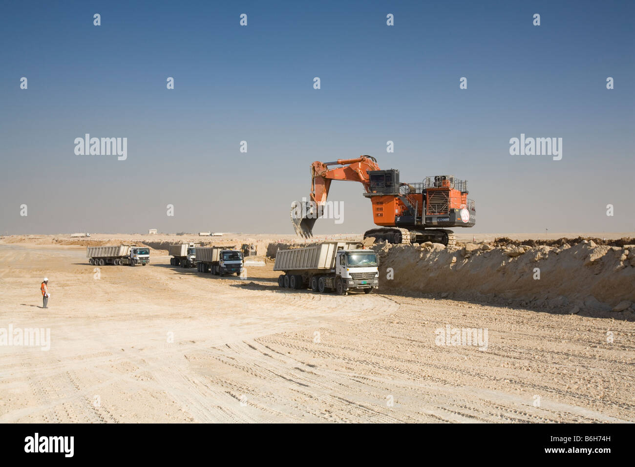 Jumbo excavator employed on one of Dubai's major construction projects ...